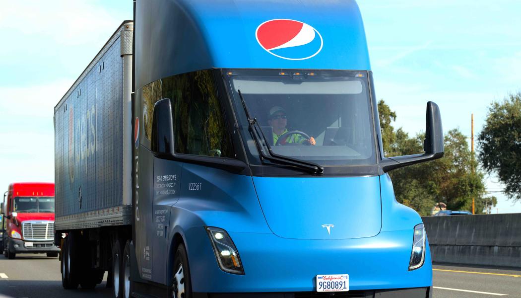 Tesla tar sikte på Europa: Elon Musk avslöjar planer för att tillverka ...